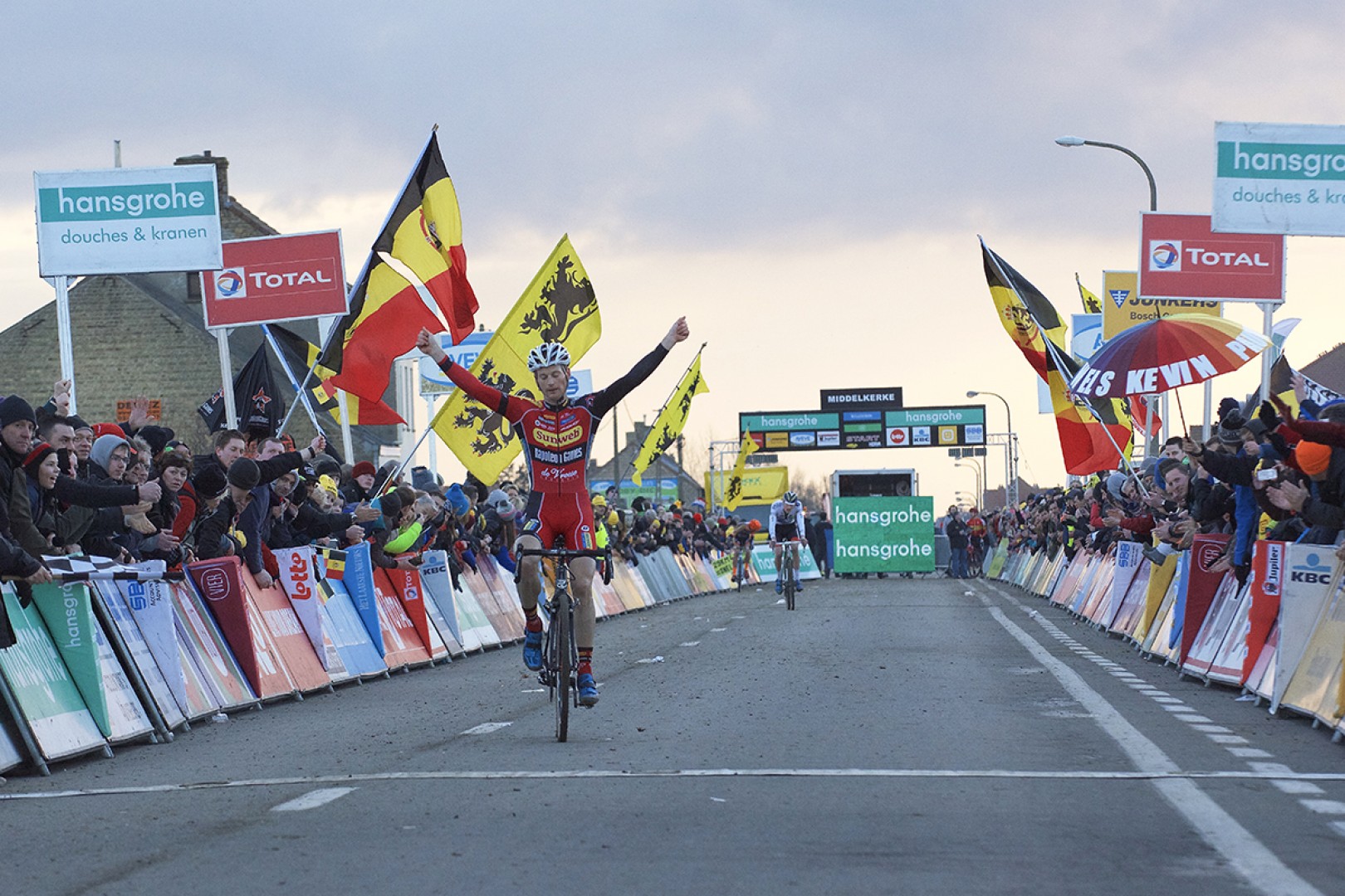 SUPERPRESTIGE: Pauwels' win cannot stop Van der Poel's first elite ...